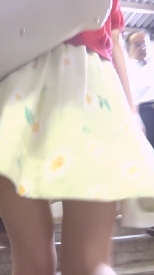 パンチラ盗撮 OLさん 黒パンツを激写 デカいナプキン付き | デジタルコンテンツマーケット Pampi