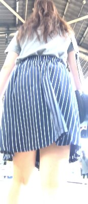 パンチラ盗撮 OLさん 水色パンツに2度も接近して撮影 | デジタルコンテンツマーケット Pampi